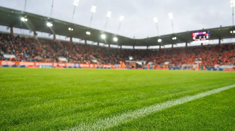 Football: origins, rules, roles, pitch, fundamentals and more