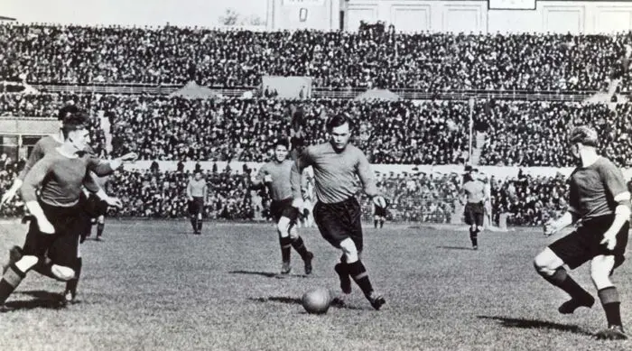 Football: origins, rules, roles, pitch, fundamentals and more