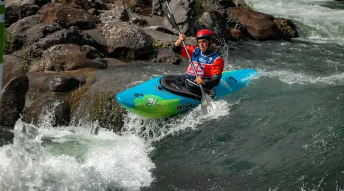 Canoeing: history, rules, disciplines, equipment and more