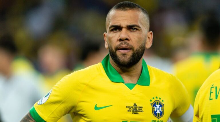 Remember the 14 best Brazilian right-backs of all time