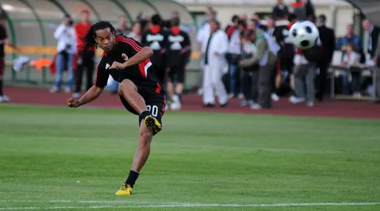 Football positions: a complete guide about all the roles